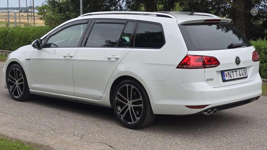 White Volkswagen Golf 2016 in Raseiniai, with an engine capacity of 1.97 L and mileage of 236 thousand km for 9990 €, photo 8 on AUTOMOTO.COM.LV