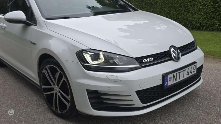 White Volkswagen Golf 2016 in Raseiniai, with an engine capacity of 1.97 L and mileage of 236 thousand km for 9990 €, photo 12 on AUTOMOTO.COM.LV