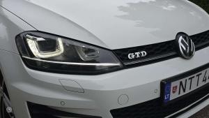White Volkswagen Golf 2016 in Raseiniai, with an engine capacity of 1.97 L and mileage of 236 thousand km for 9990 €, photo 13 on AUTOMOTO.COM.LV