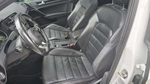 White Volkswagen Golf 2016 in Raseiniai, with an engine capacity of 1.97 L and mileage of 236 thousand km for 9990 €, photo 16 on AUTOMOTO.COM.LV