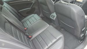White Volkswagen Golf 2016 in Raseiniai, with an engine capacity of 1.97 L and mileage of 236 thousand km for 9990 €, photo 21 on AUTOMOTO.COM.LV