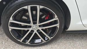 White Volkswagen Golf 2016 in Raseiniai, with an engine capacity of 1.97 L and mileage of 236 thousand km for 9990 €, photo 32 on AUTOMOTO.COM.LV