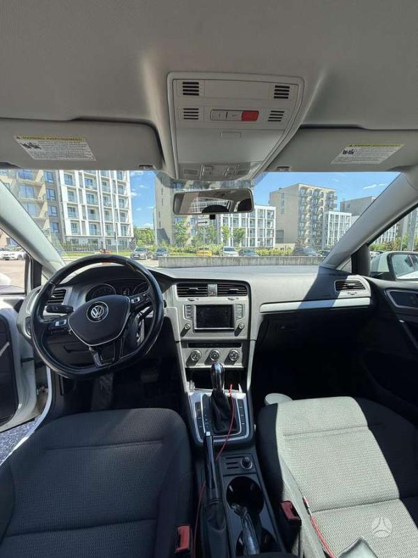 White Volkswagen Golf 2016 in Vilnius, with an engine capacity of 1.80 L and mileage of 116 thousand km for 6950 €, photo 9 on AUTOMOTO.COM.LV