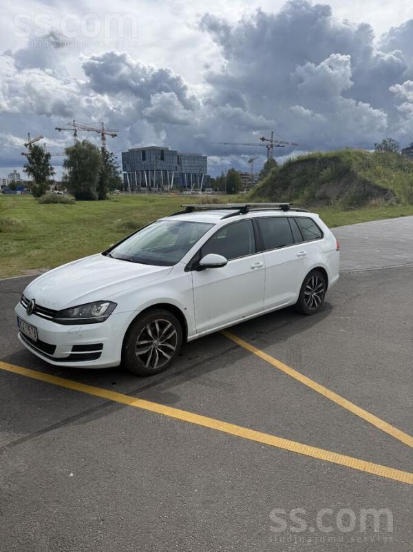 White Volkswagen Golf 2016 in Riga, with an engine capacity of 1.40 L and mileage of 262 thousand km for 5200 €, photo 2 on AUTOMOTO.COM.LV