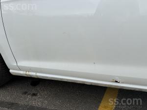White Volkswagen Golf 2016 in Riga, with an engine capacity of 1.40 L and mileage of 262 thousand km for 5200 €, photo 10 on AUTOMOTO.COM.LV
