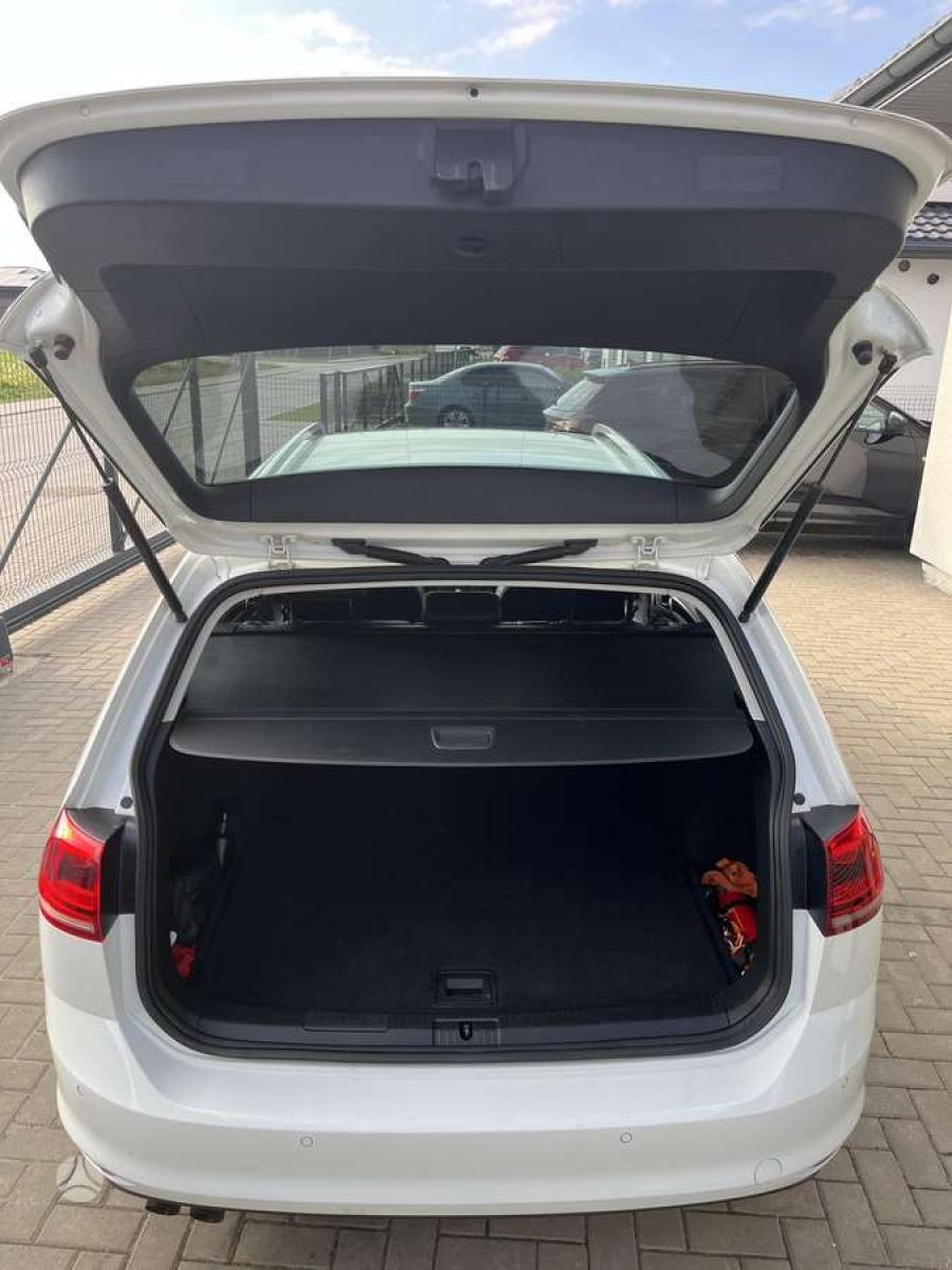 Balts Volkswagen Golf 2016 Kauņa, ar dzinēja tilpumu 1.97 L un nobraukumu 329 tūkst. km par 7500 €, foto 10 vietnē AUTOMOTO.COM.LV