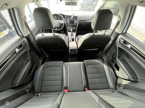 White Volkswagen Golf 2016 in Kaunas, with an engine capacity of 1.97 L and mileage of 329 thousand km for 7500 €, photo 11 on AUTOMOTO.COM.LV