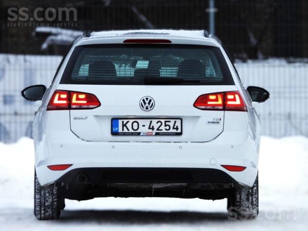 White Volkswagen Golf 2017 in Riga, with an engine capacity of 1.60 L and mileage of 234 thousand km for 8700 €, photo 6 on AUTOMOTO.COM.LV