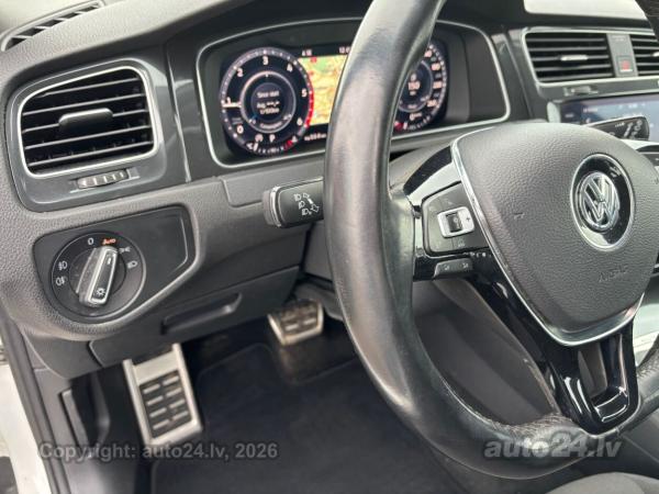 White Volkswagen Golf 2017 in Viljandi, with an engine capacity of 2.00 L and mileage of 209 thousand km for 12999 €, photo 11 on AUTOMOTO.COM.LV