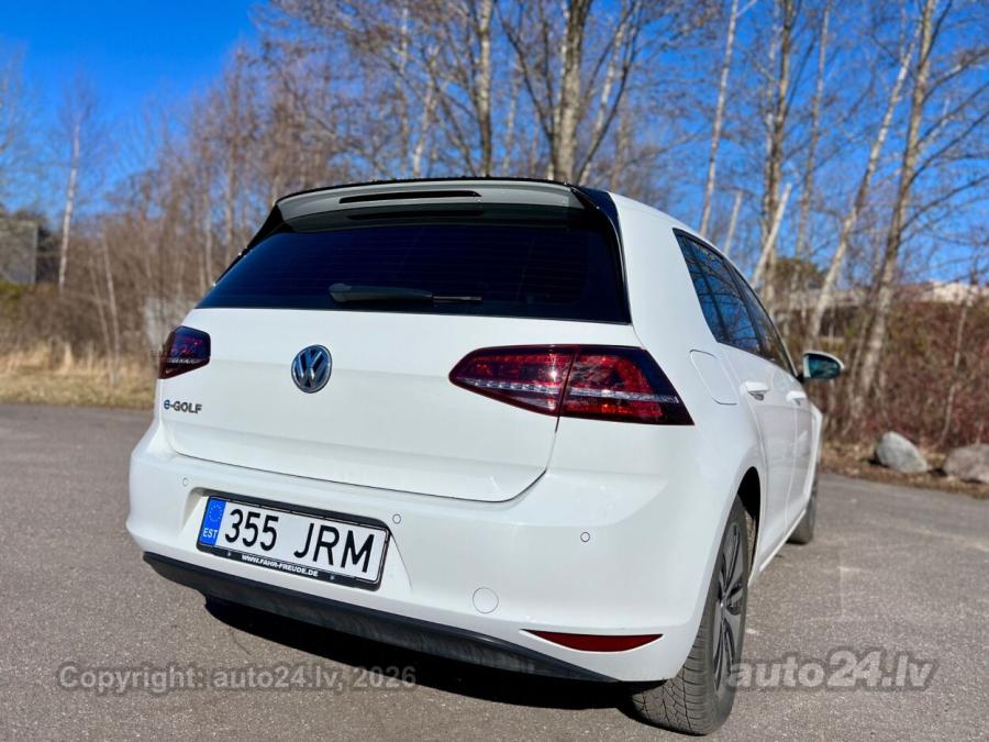 White Volkswagen Golf 2017 in Tallinn, with an engine capacity of 0.00 L and mileage of 91 thousand km for 10900 €, photo 4 on AUTOMOTO.COM.LV