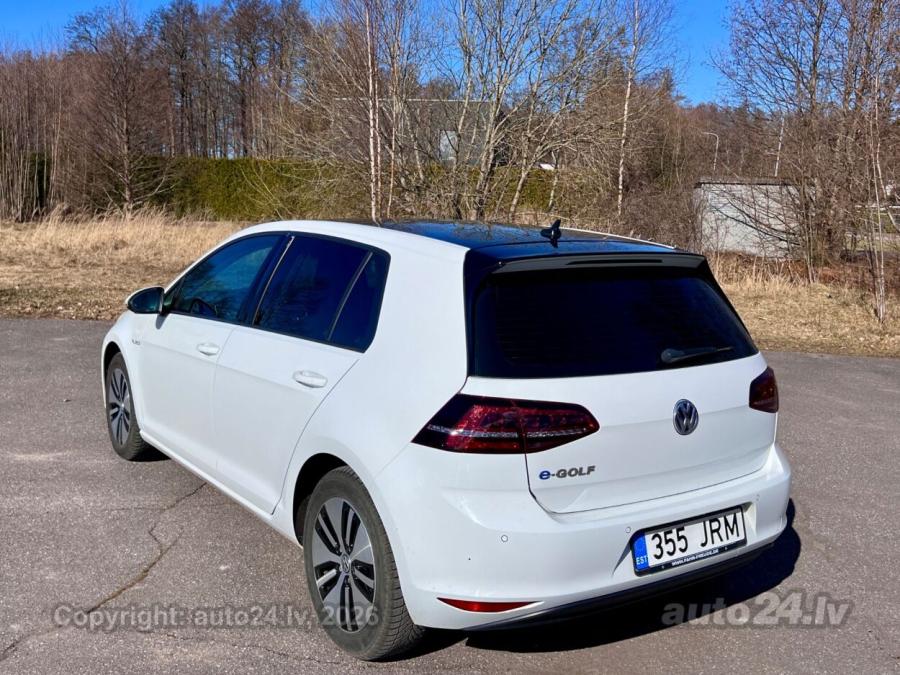 White Volkswagen Golf 2017 in Tallinn, with an engine capacity of 0.00 L and mileage of 91 thousand km for 10900 €, photo 5 on AUTOMOTO.COM.LV