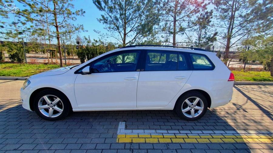 White Volkswagen Golf 2017 in Kaunas, with an engine capacity of 1.60 L and mileage of 245 thousand km for 6800 €, photo 5 on AUTOMOTO.COM.LV