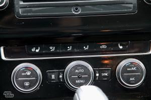 White Volkswagen Golf 2017 in Kaunas, with an engine capacity of 1.60 L and mileage of 245 thousand km for 6800 €, photo 14 on AUTOMOTO.COM.LV