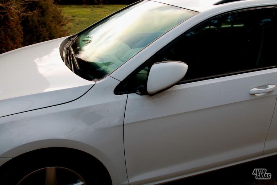 White Volkswagen Golf 2017 in Kaunas, with an engine capacity of 1.60 L and mileage of 245 thousand km for 6800 €, photo 16 on AUTOMOTO.COM.LV