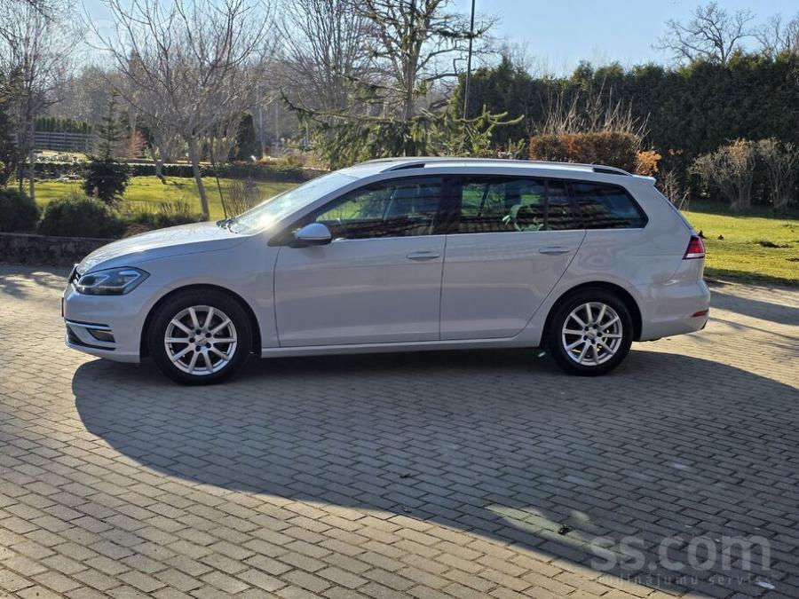 White Volkswagen Golf 2017 in Tukums, with an engine capacity of 2.00 L and mileage of 258 thousand km for 10199 €, photo 4 on AUTOMOTO.COM.LV