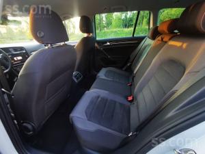 White Volkswagen Golf 2017 in Tukums, with an engine capacity of 2.00 L and mileage of 258 thousand km for 10199 €, photo 12 on AUTOMOTO.COM.LV
