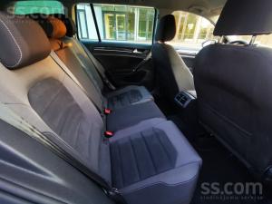 White Volkswagen Golf 2017 in Tukums, with an engine capacity of 2.00 L and mileage of 258 thousand km for 10199 €, photo 13 on AUTOMOTO.COM.LV