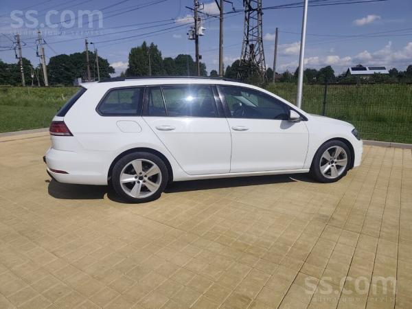 White Volkswagen Golf 2017 in Riga, with an engine capacity of 1.60 L and mileage of 253 thousand km for 7000 €, photo 7 on AUTOMOTO.COM.LV