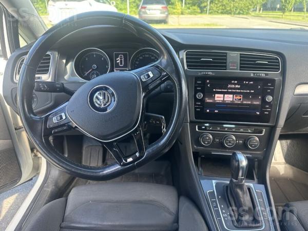 White Volkswagen Golf 2017 in Riga, with an engine capacity of 1.60 L and mileage of 305 thousand km for 8200 €, photo 7 on AUTOMOTO.COM.LV