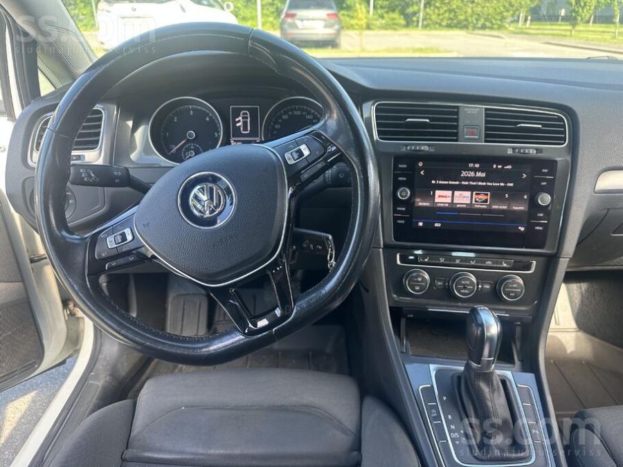 White Volkswagen Golf 2017 in Riga, with an engine capacity of 1.60 L and mileage of 305 thousand km for 8200 €, photo 8 on AUTOMOTO.COM.LV
