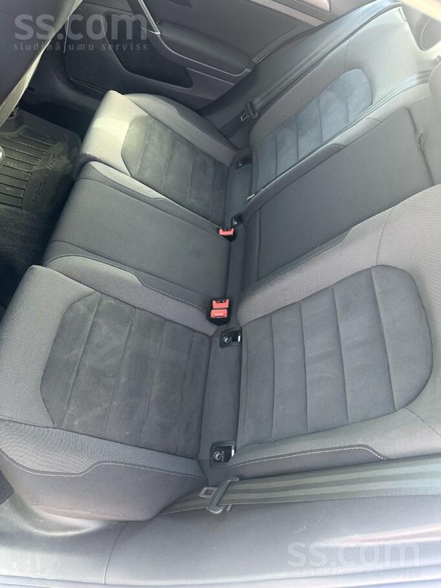White Volkswagen Golf 2017 in Riga, with an engine capacity of 1.60 L and mileage of 305 thousand km for 8200 €, photo 10 on AUTOMOTO.COM.LV