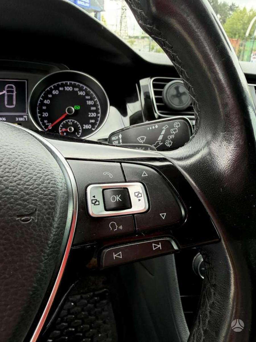 Balts Volkswagen Golf 2017 Viļņa, ar dzinēja tilpumu 1.60 L un nobraukumu 151 tūkst. km par 8600 €, foto 14 vietnē AUTOMOTO.COM.LV