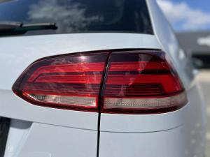Balts Volkswagen Golf 2017 Šauļi, ar dzinēja tilpumu 1.60 L un nobraukumu 214 tūkst. km par 8900 €, foto 11 vietnē AUTOMOTO.COM.LV