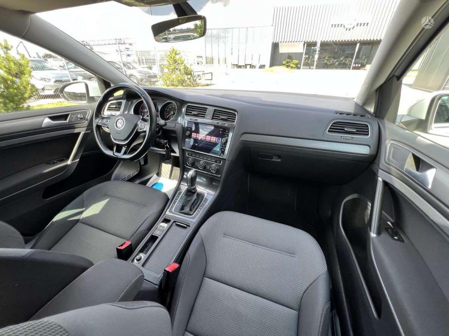 Balts Volkswagen Golf 2017 Šauļi, ar dzinēja tilpumu 1.60 L un nobraukumu 214 tūkst. km par 8900 €, foto 23 vietnē AUTOMOTO.COM.LV