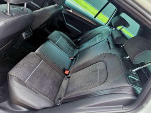 White Volkswagen Golf 2017 in Kaunas, with an engine capacity of 1.97 L and mileage of 205 thousand km for 13000 €, photo 12 on AUTOMOTO.COM.LV