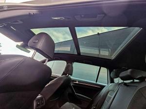 White Volkswagen Golf 2017 in Kaunas, with an engine capacity of 1.97 L and mileage of 205 thousand km for 13000 €, photo 13 on AUTOMOTO.COM.LV