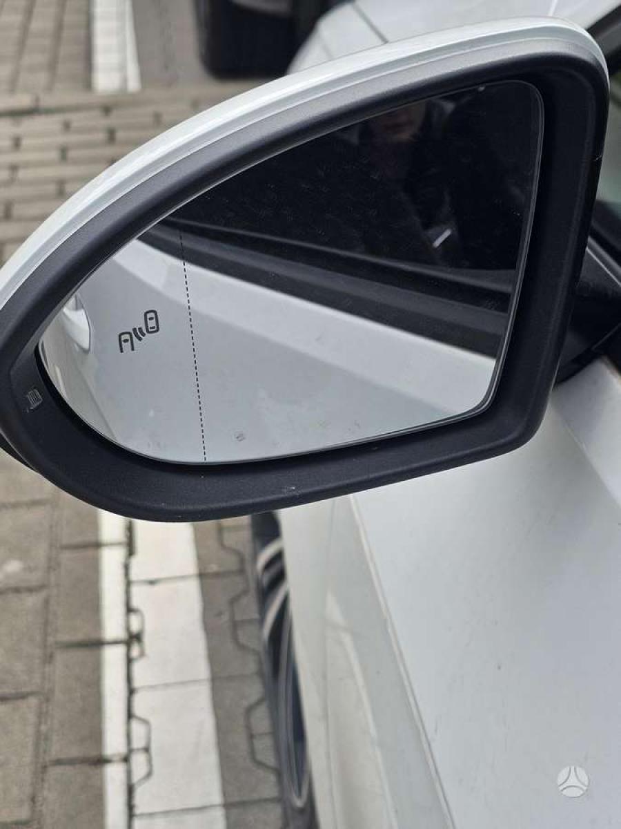 White Volkswagen Golf 2017 in Kaunas, with an engine capacity of 1.97 L and mileage of 205 thousand km for 13000 €, photo 17 on AUTOMOTO.COM.LV
