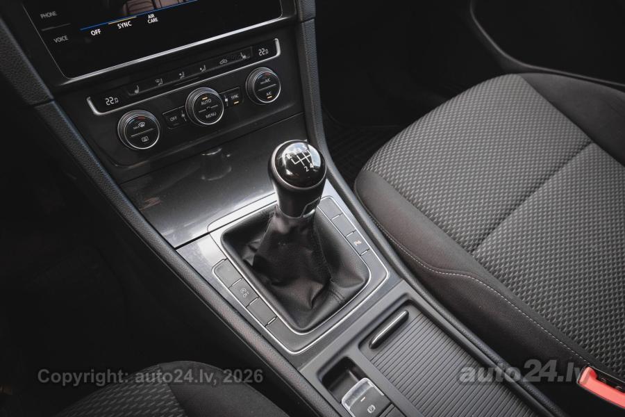 White Volkswagen Golf 2017 in Tartu, with an engine capacity of 1.60 L and mileage of 238 thousand km for 8699 €, photo 19 on AUTOMOTO.COM.LV
