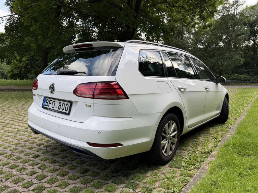 White Volkswagen Golf 2017 in Vilnius, with an engine capacity of 1.40 L and mileage of 180 thousand km for 8950 €, photo 6 on AUTOMOTO.COM.LV