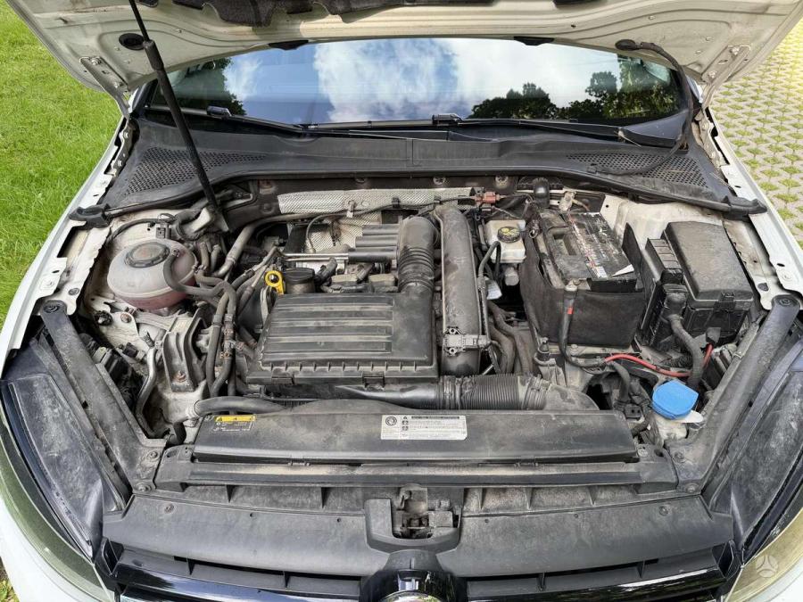 White Volkswagen Golf 2017 in Vilnius, with an engine capacity of 1.40 L and mileage of 180 thousand km for 8950 €, photo 7 on AUTOMOTO.COM.LV