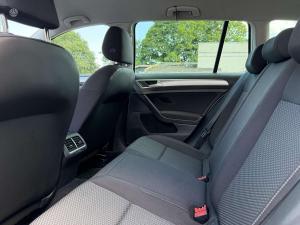 White Volkswagen Golf 2017 in Vilnius, with an engine capacity of 1.40 L and mileage of 180 thousand km for 8950 €, photo 10 on AUTOMOTO.COM.LV