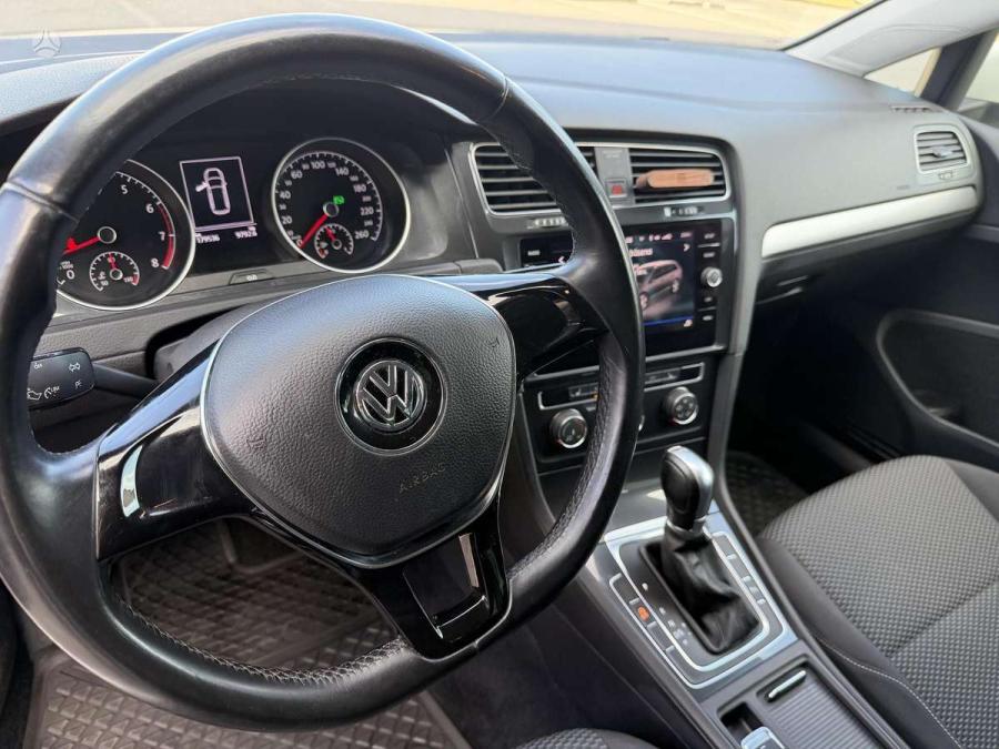 White Volkswagen Golf 2017 in Vilnius, with an engine capacity of 1.40 L and mileage of 180 thousand km for 8950 €, photo 14 on AUTOMOTO.COM.LV