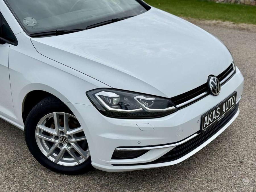 White Volkswagen Golf 2017 in Vilkaviskis, with an engine capacity of 1.97 L and mileage of 239 thousand km for 9700 €, photo 8 on AUTOMOTO.COM.LV