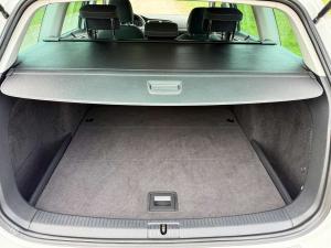White Volkswagen Golf 2017 in Vilkaviskis, with an engine capacity of 1.97 L and mileage of 239 thousand km for 9700 €, photo 24 on AUTOMOTO.COM.LV
