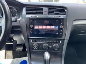 Balts Volkswagen Golf 2017 Šauļi, ar dzinēja tilpumu 1.60 L un nobraukumu 214 tūkst. km par 8900 €, foto 17 vietnē AUTOMOTO.COM.LV