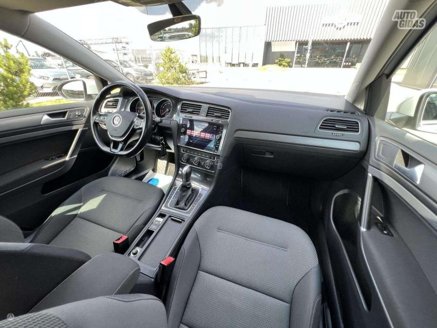Balts Volkswagen Golf 2017 Šauļi, ar dzinēja tilpumu 1.60 L un nobraukumu 214 tūkst. km par 8900 €, foto 23 vietnē AUTOMOTO.COM.LV