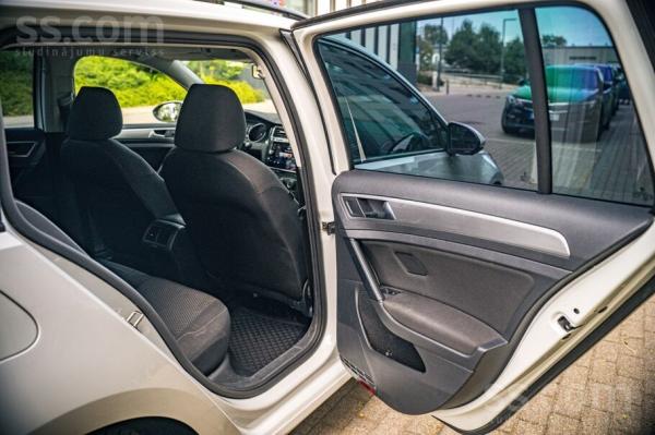 White Volkswagen Golf 2017 in Riga, with an engine capacity of 1.60 L and mileage of 261 thousand km for 5990 €, photo 10 on AUTOMOTO.COM.LV
