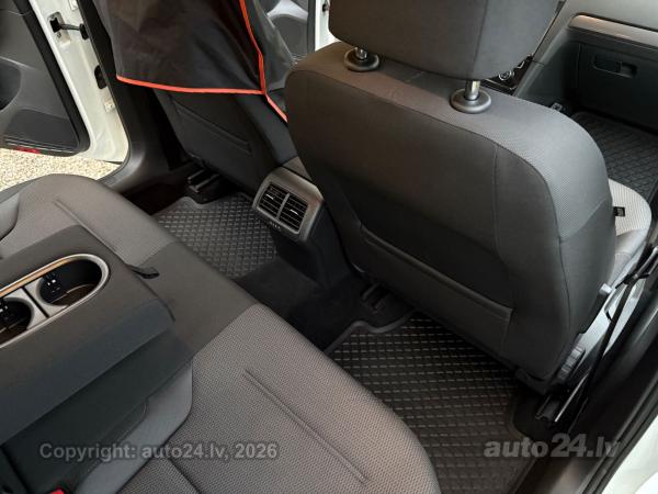 Balts Volkswagen Golf 2017 Tallina, ar dzinēja tilpumu 2.00 L un nobraukumu 210 tūkst. km par 8400 €, foto 10 vietnē AUTOMOTO.COM.LV