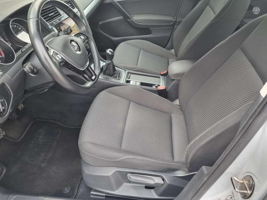 Balts Volkswagen Golf 2017 Šauļi, ar dzinēja tilpumu 1.60 L un nobraukumu 314 tūkst. km par 7900 €, foto 16 vietnē AUTOMOTO.COM.LV