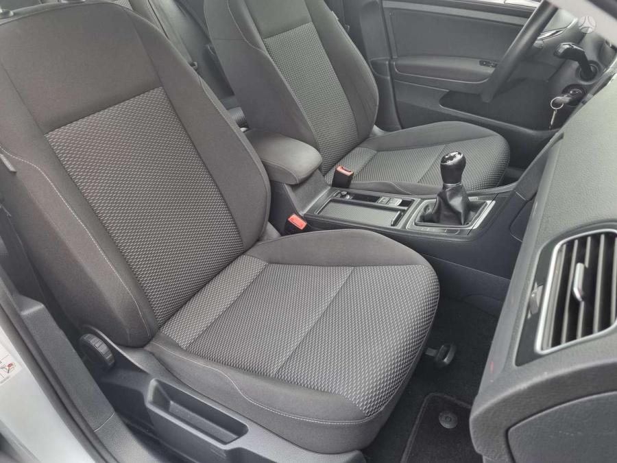 Balts Volkswagen Golf 2017 Šauļi, ar dzinēja tilpumu 1.60 L un nobraukumu 314 tūkst. km par 7900 €, foto 25 vietnē AUTOMOTO.COM.LV