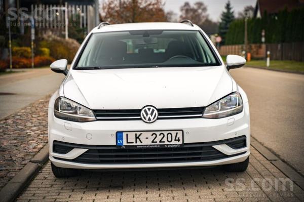 White Volkswagen Golf 2018 in Riga, with an engine capacity of 1.60 L and mileage of 0 thousand km for 7990 €, photo 2 on AUTOMOTO.COM.LV