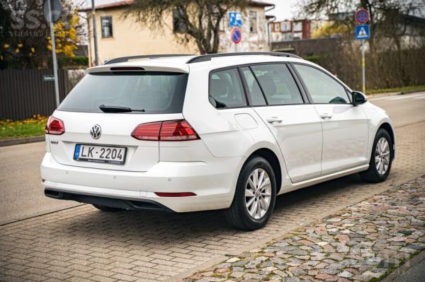 White Volkswagen Golf 2018 in Riga, with an engine capacity of 1.60 L and mileage of 0 thousand km for 7990 €, photo 4 on AUTOMOTO.COM.LV