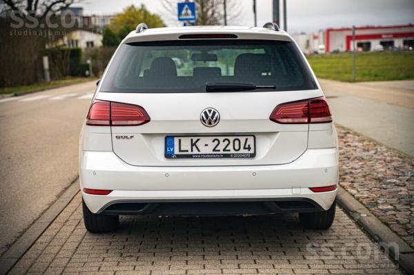 White Volkswagen Golf 2018 in Riga, with an engine capacity of 1.60 L and mileage of 0 thousand km for 7990 €, photo 5 on AUTOMOTO.COM.LV