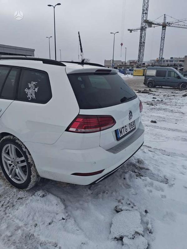 Balts Volkswagen Golf 2018 Viļņa, ar dzinēja tilpumu 1.60 L un nobraukumu 185 tūkst. km par 8900 €, foto 4 vietnē AUTOMOTO.COM.LV