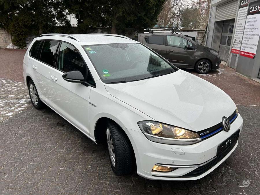 White Volkswagen Golf 2018 in Marijampole, with an engine capacity of 1.40 L and mileage of 169 thousand km for 9700 €, photo 2 on AUTOMOTO.COM.LV