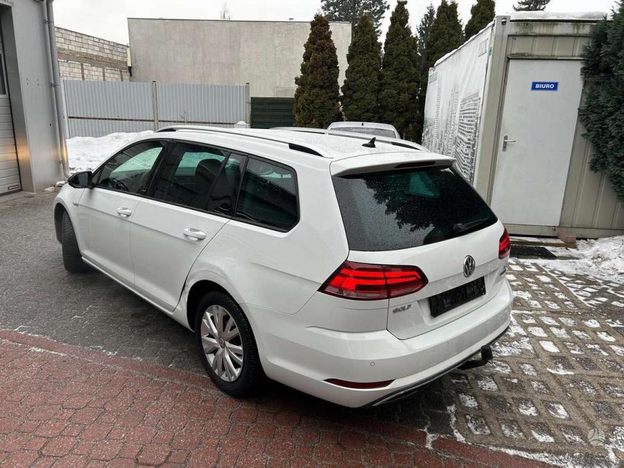 White Volkswagen Golf 2018 in Marijampole, with an engine capacity of 1.40 L and mileage of 169 thousand km for 9700 €, photo 3 on AUTOMOTO.COM.LV